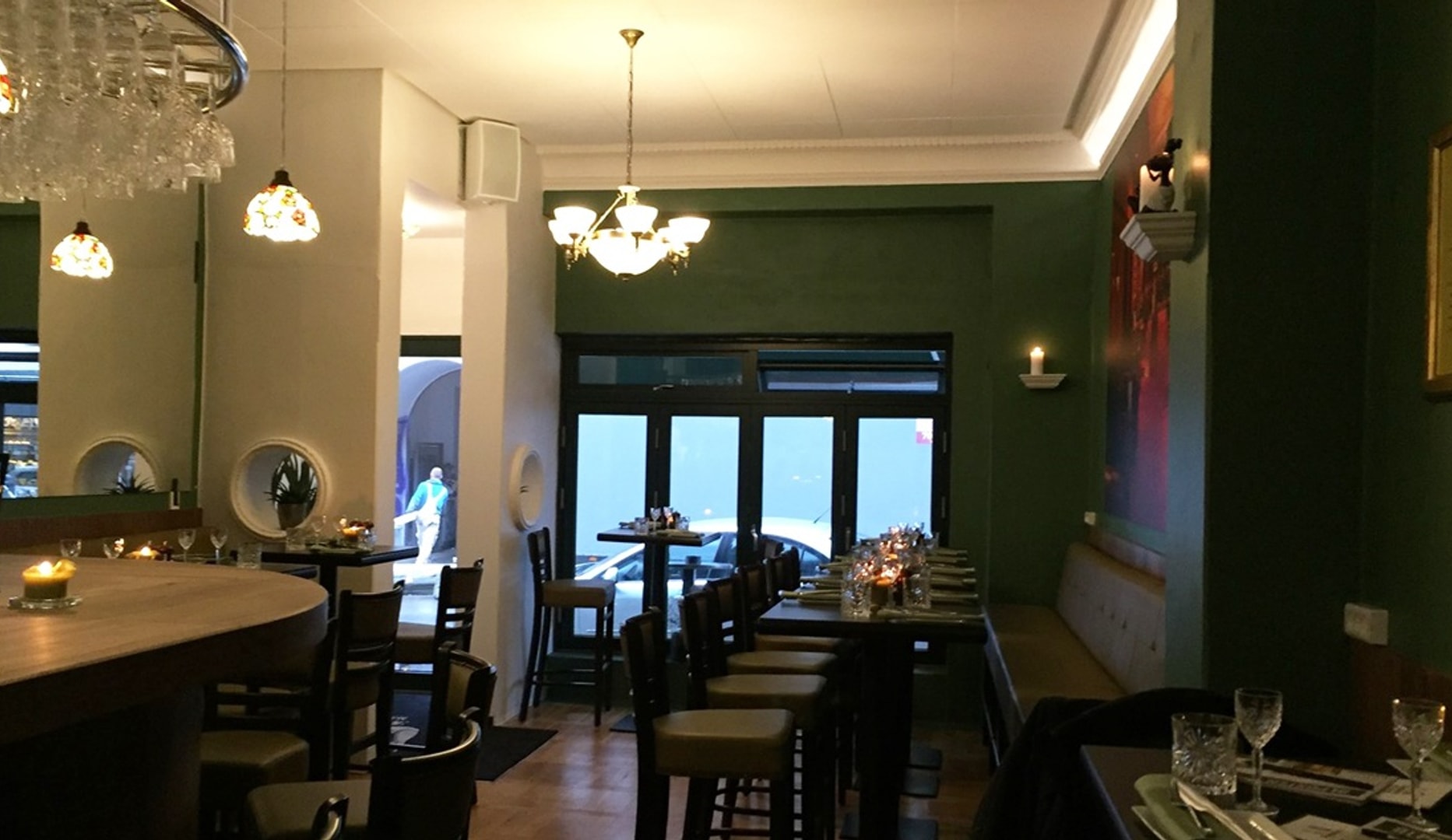 Nyd 300 gr. Rib-Eye Steak med sovs og kartofler - spar 111 kr