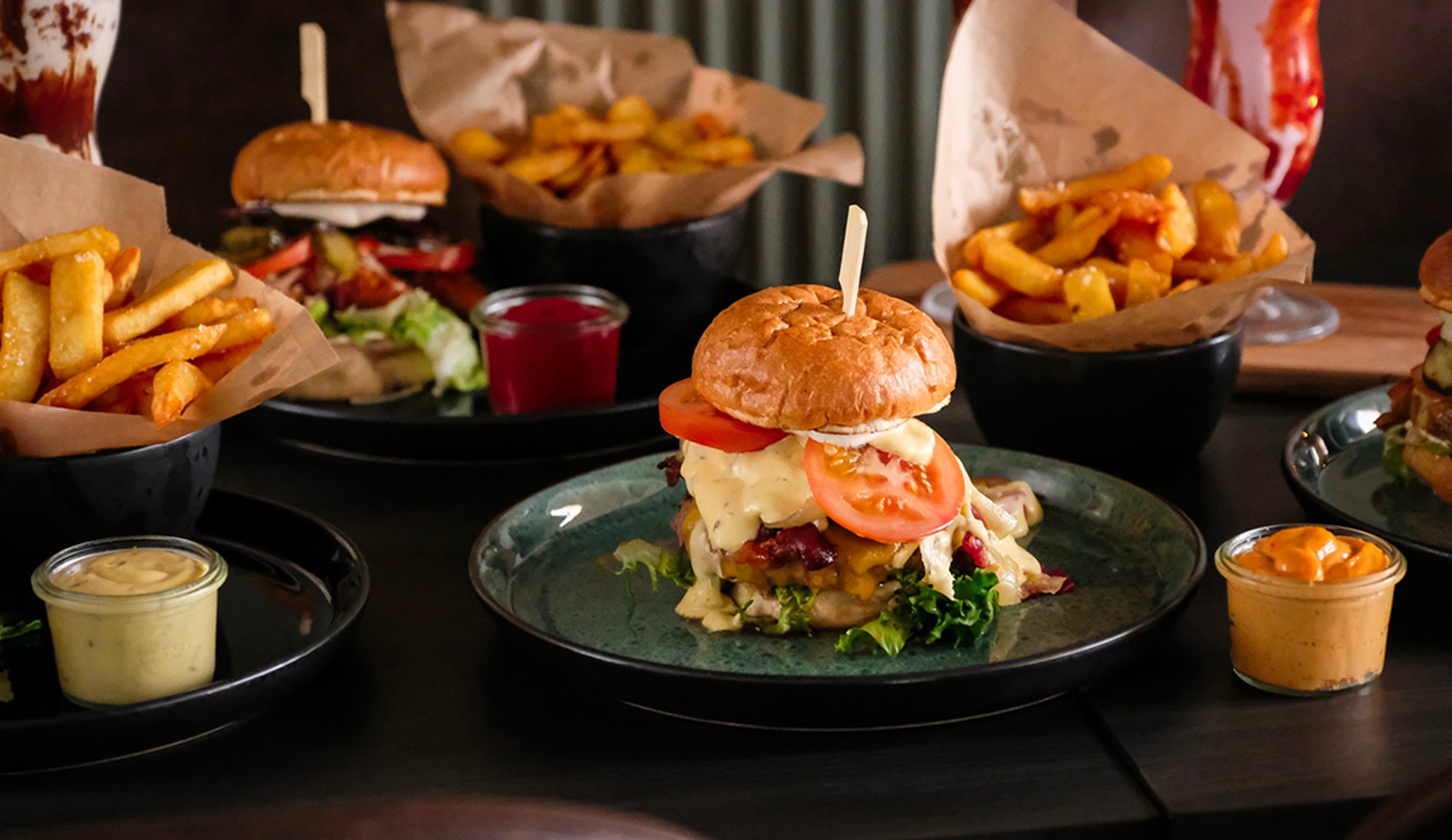 Coffee no 1: Burger combo m. milkshake - spar 99 kr