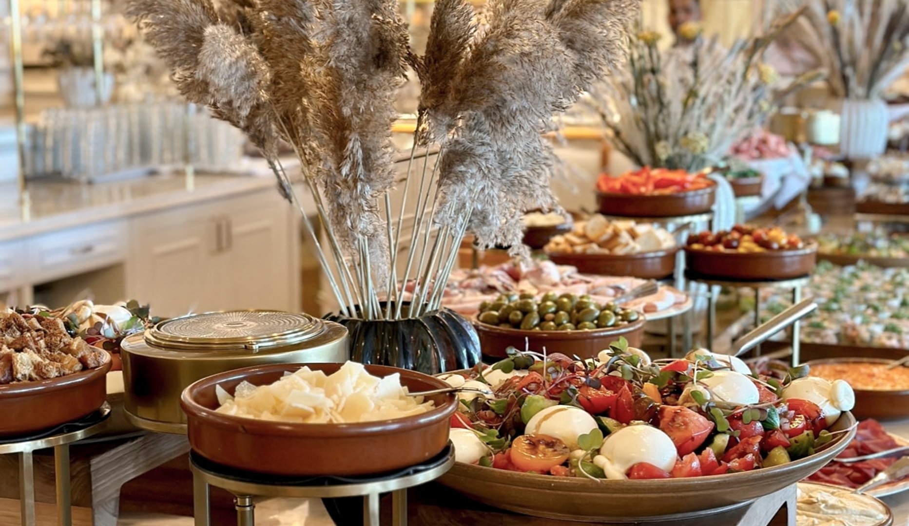 Luksuriøs Brunchbuffet & Pool Club - Marienlyst Strandhotel - spar 29% ...